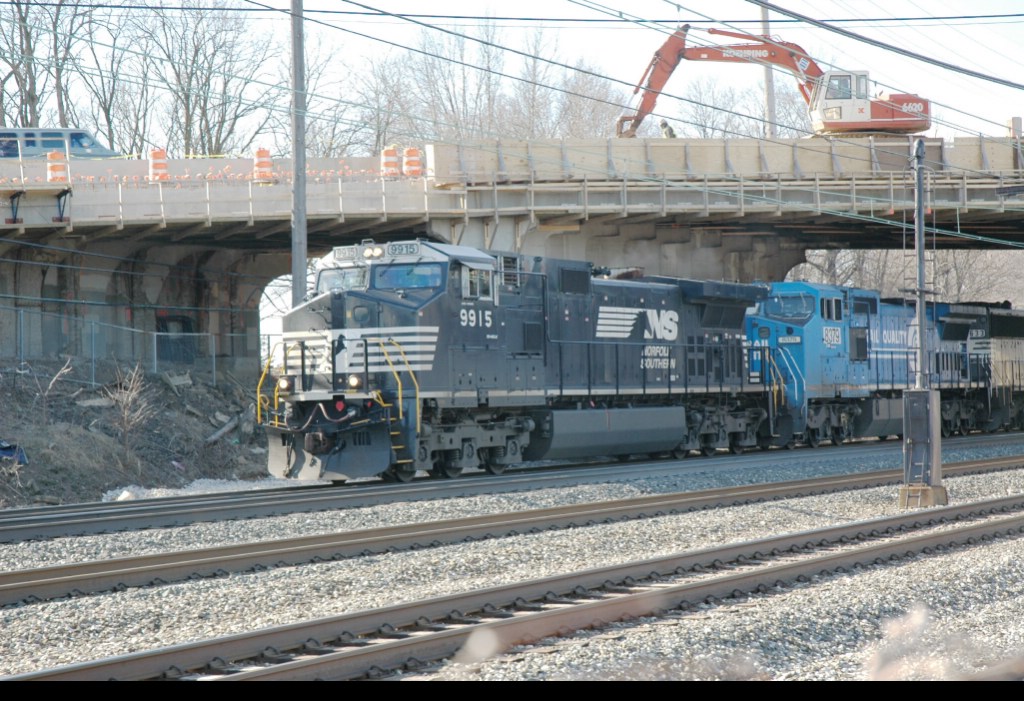 NS 9915, East on NS